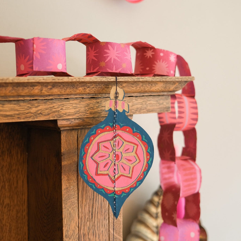 Pink and Red Paper Chain Kit
